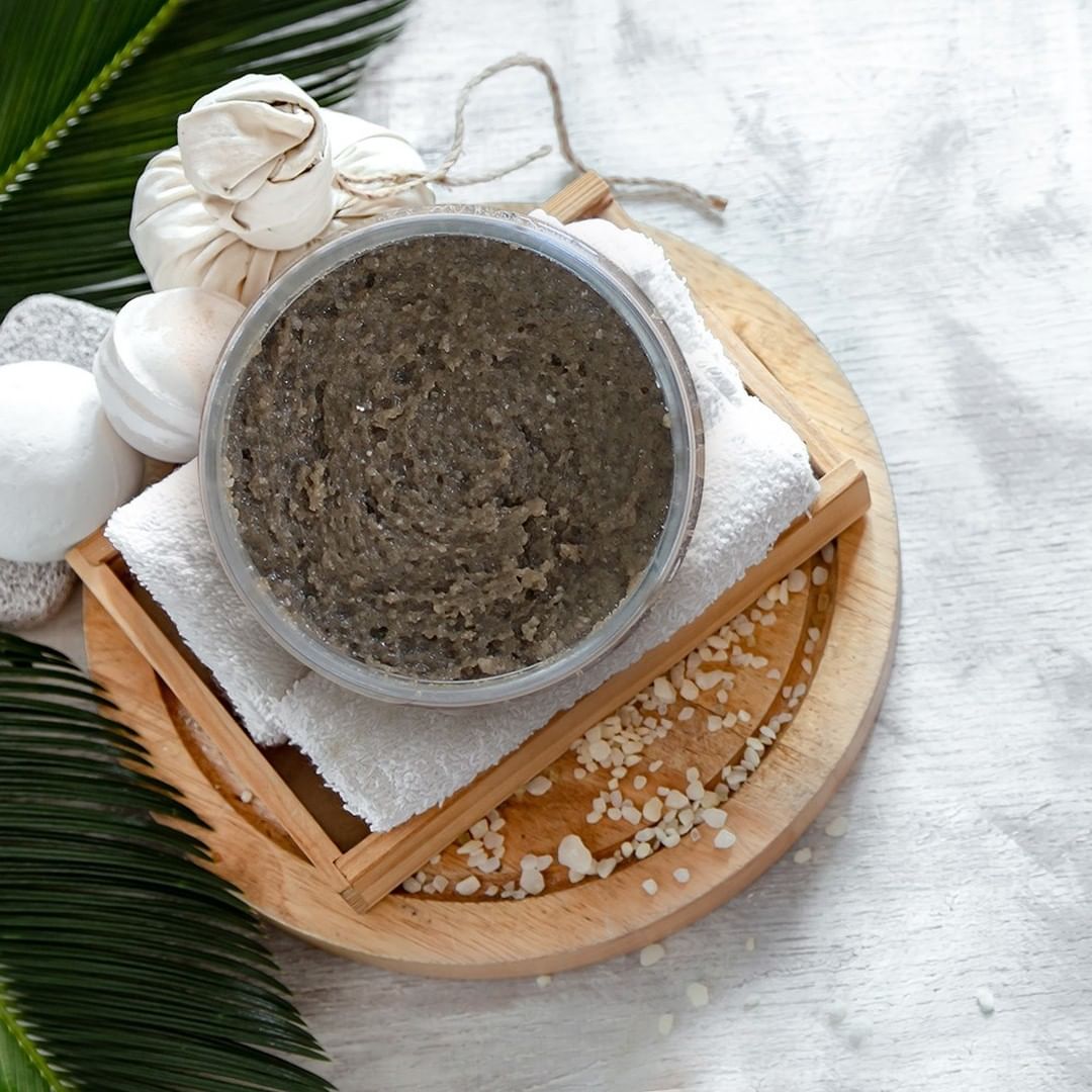 Cum te ajuta produsele care au in compozitie namol de la Marea Moarta ...